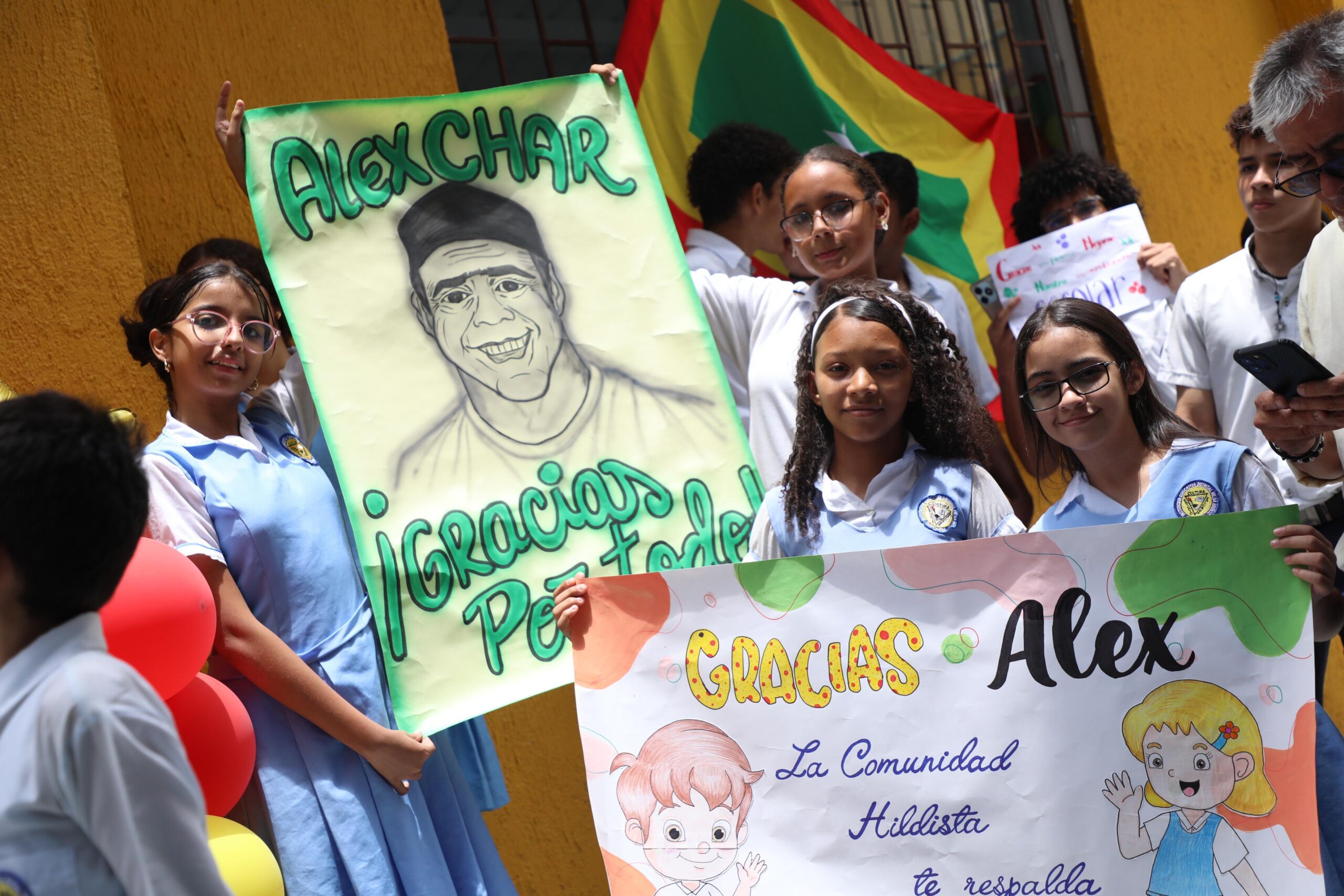 Alcalde Char inaugura nueva cocina escolar en la IED Hilda Muñoz y ...